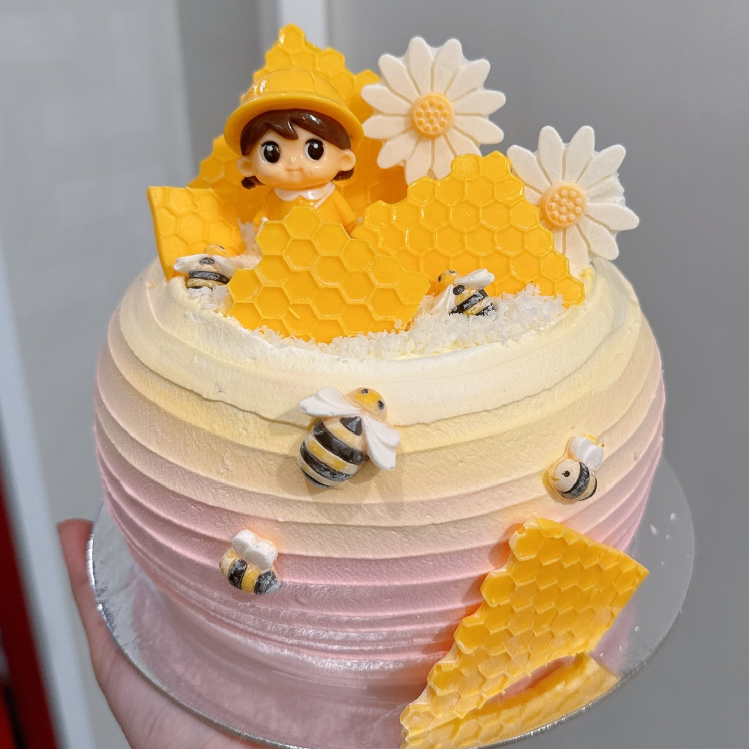 Bee Garden | Bonbons Bakery Castle Hills